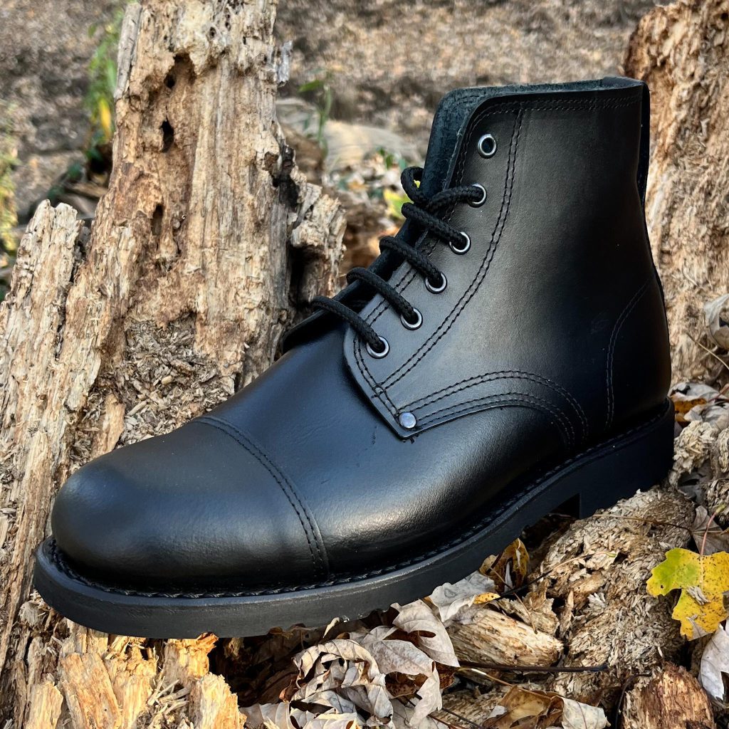 By The Mountain Estrela Cap-toe Leather Boots - Crimson Serpents Outpost